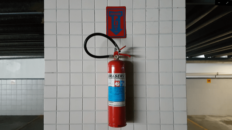 Extintores de incêndios: Qual a altura e distância correta?